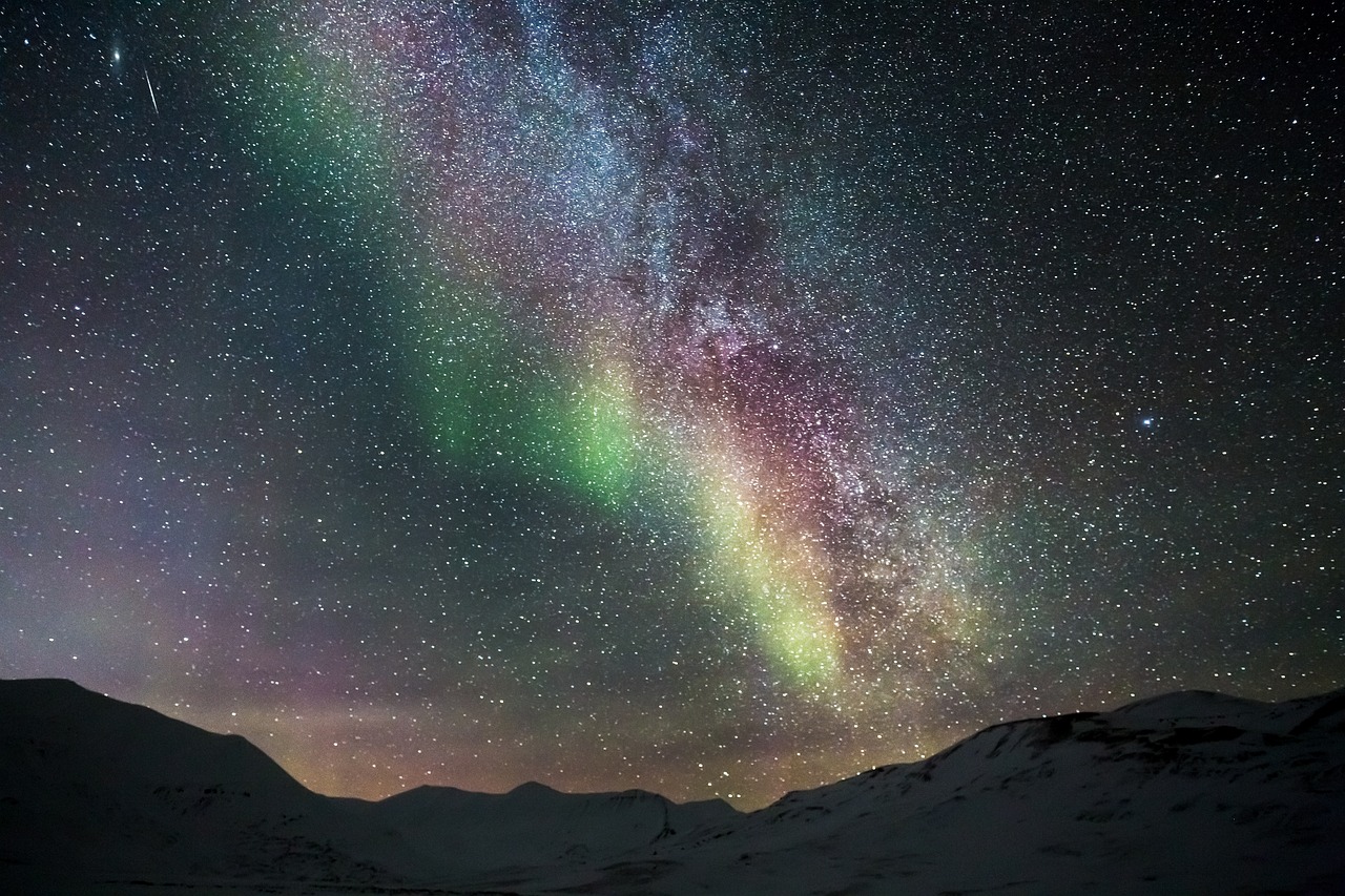 Iceland Night Sky: Stargazing & Celestial Events at Panorama Glass Lodge